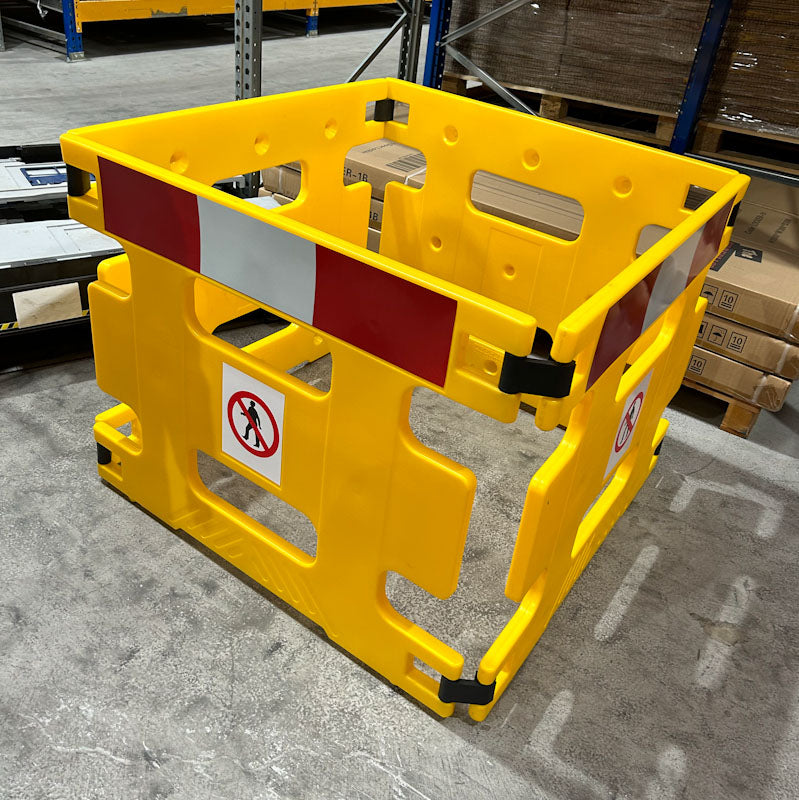 4-Way Manhole Guard Workzone Barrier Gate for Construction Sites ...